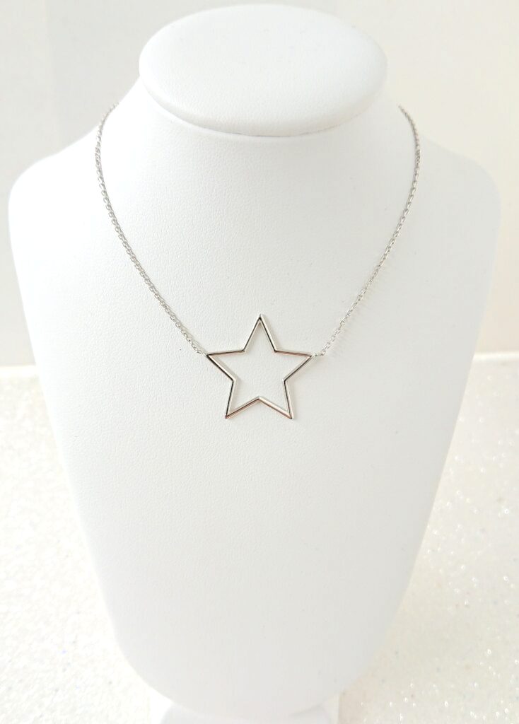Collana in oro bianco con stella | Gioielleria Calestini